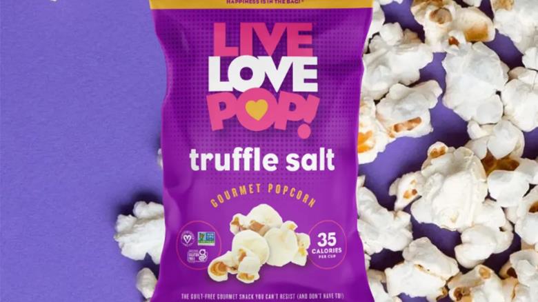 10 Best & Worst Bagged Popcorns, According to Dietitians