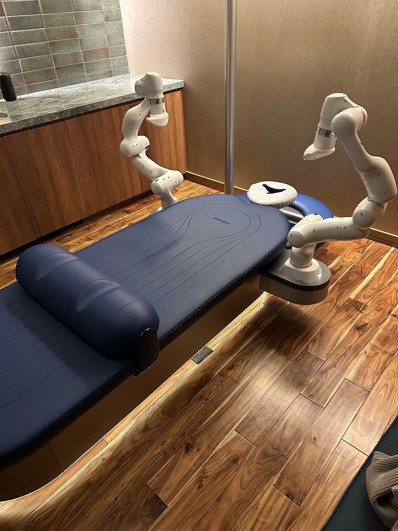 My Encounter with the Future of Relaxation: The AI Robot Massage Review